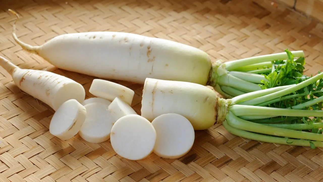 Radish: Benefits, Dosage, Side Effects, Drug Interactions, and Other ...