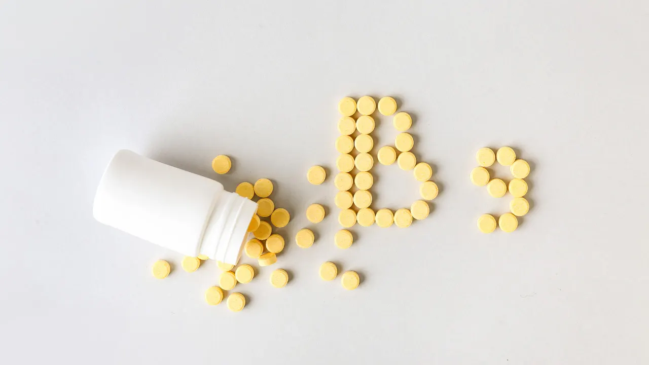 Vitamin B9 (Folate): Benefits, Dosage, Side Effects, Drug Interactions ...